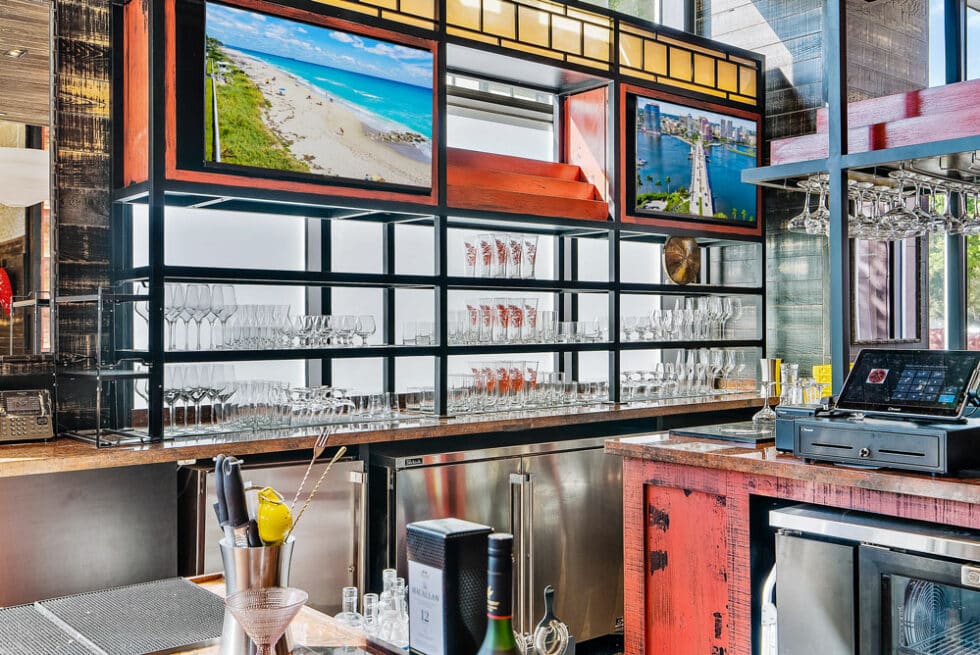 Restaurants - IBIS Building